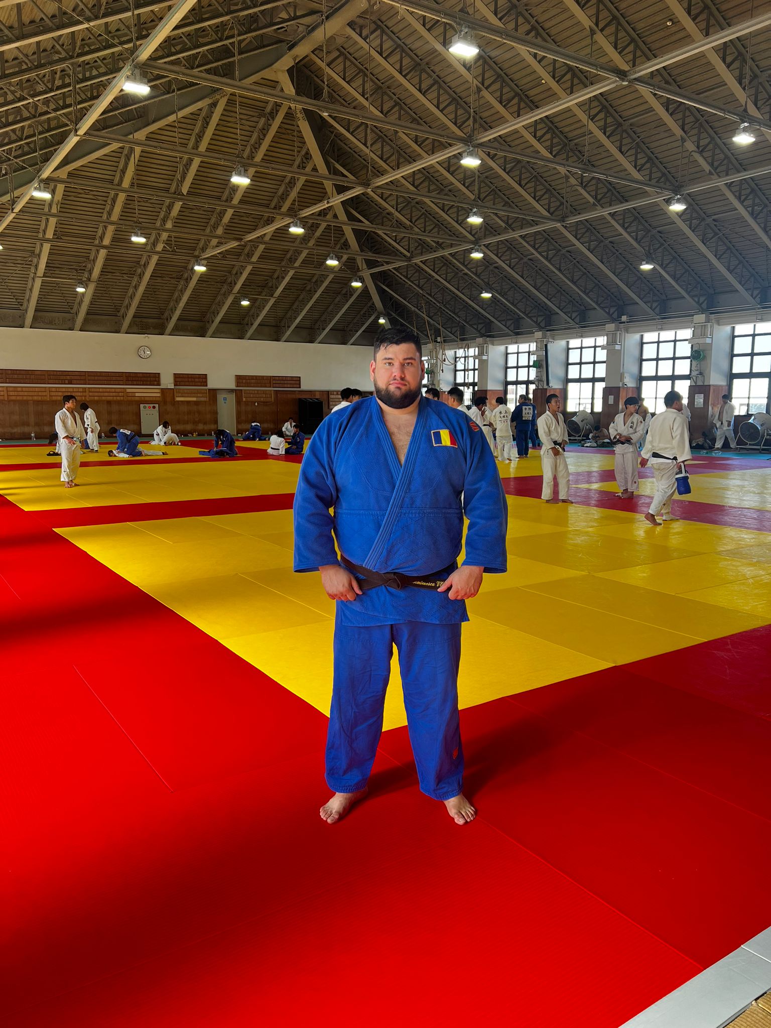 Vlăduț Simionescu a început stagiul de pregătire din Japonia - Radio Hit